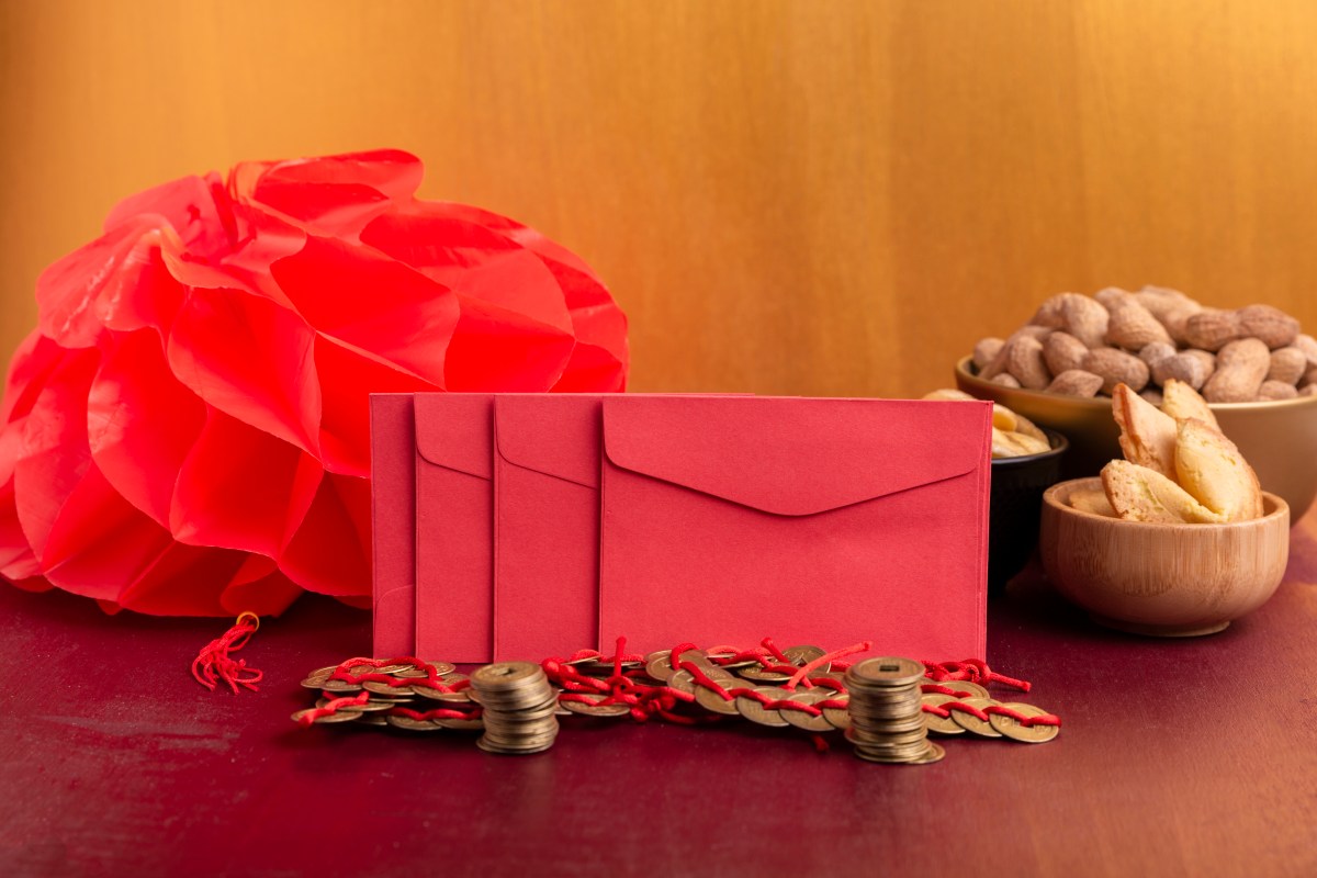Chinese New Year and Red Envelopes: The Tradition Explained - GoodWhale